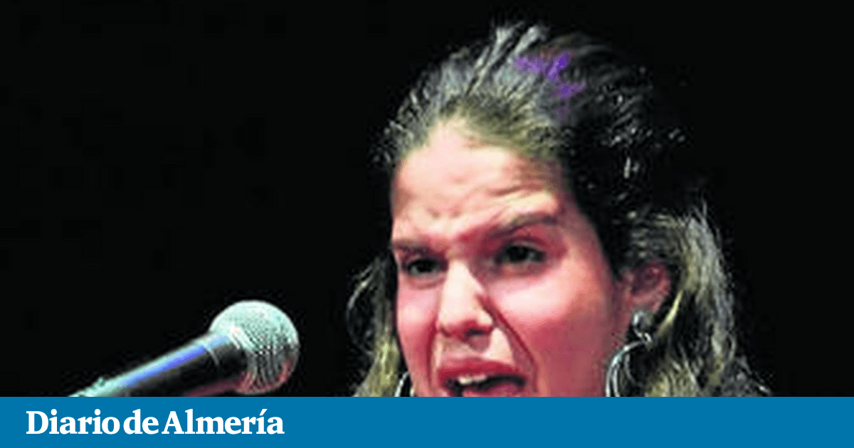 María Ángeles Martínez a sus 15 años muestra su gran voz en el Teatro Apolo