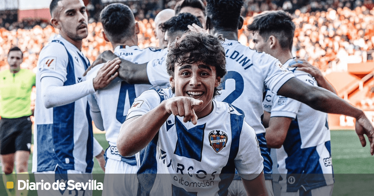 El rendimiento de Carlos Álvarez 'enamora' al Levante: "El niño maravilla"