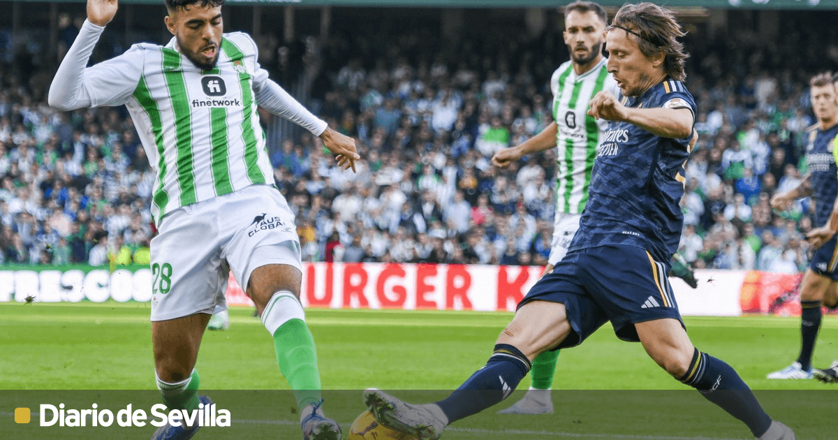 Chadi Riad y Pezzella, una pareja muy fiable para el Betis