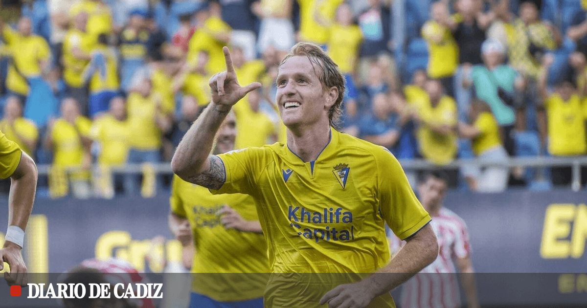 Álex Fernández: "Es la línea a seguir y hay que sentirse muy orgulloso ...