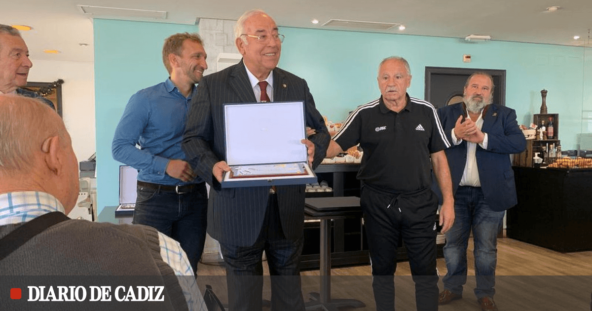 Homenaje de la AFE a Superpaco, ex portero del Sevilla y el Cádiz CF