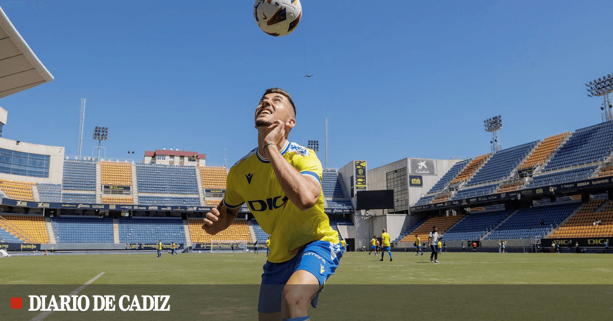 Javi Hernández tiene motivos para la felicidad en el Cádiz CF