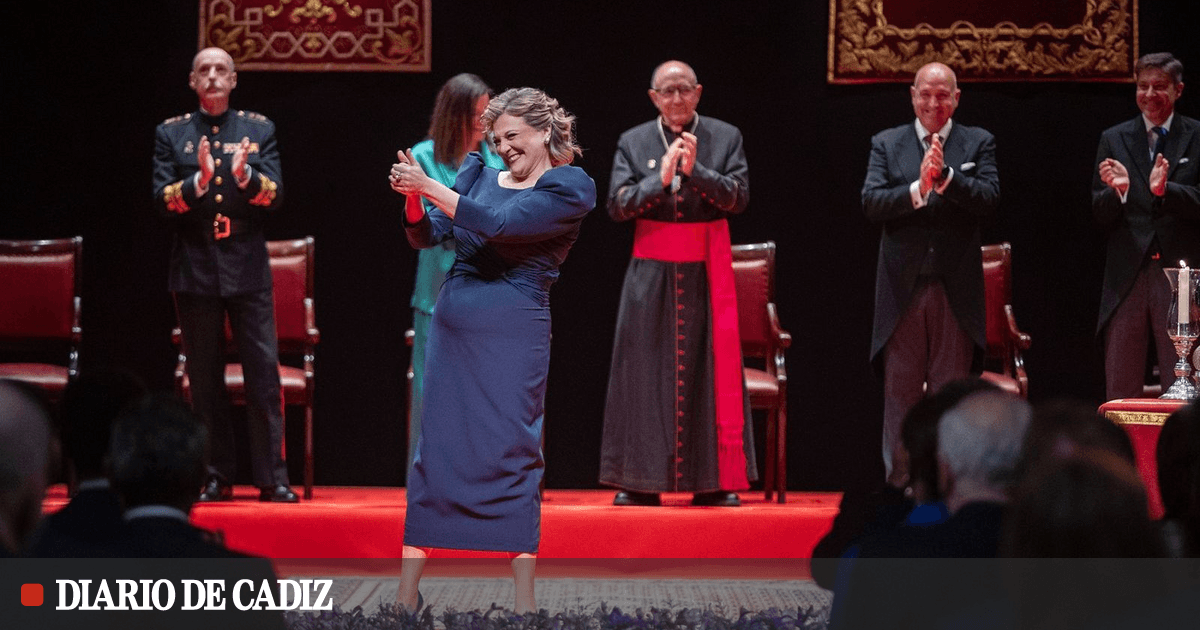 Las imágenes del Pregón de la Semana Santa de Charo Pérez en San Fernando