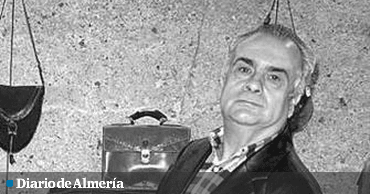 Ramón Magaña expone su artesanía en cuero en los Aljibes Árabes