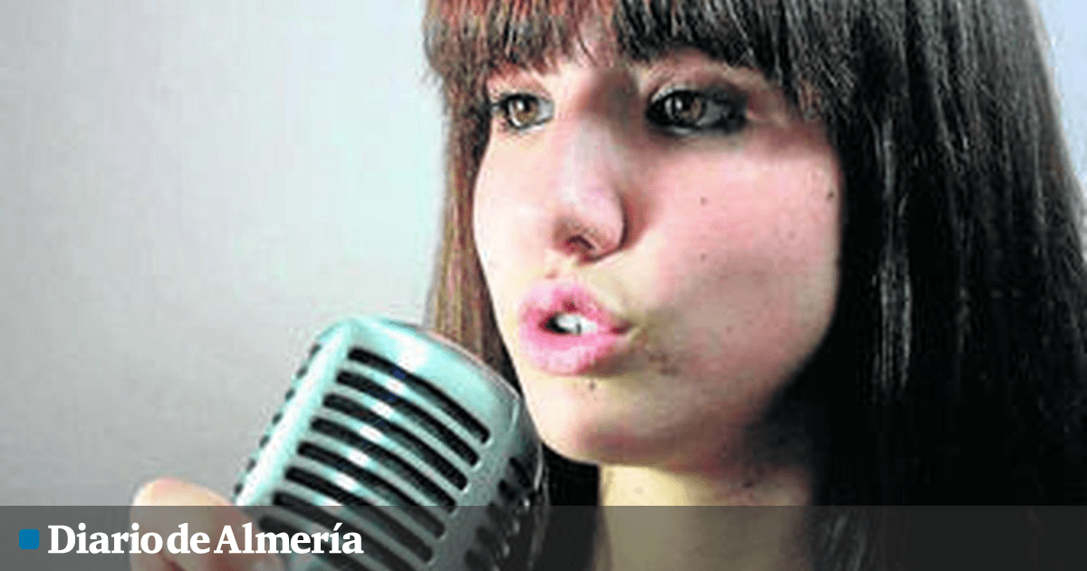 La joven almeriense María Gil canta esta noche en la Plaza Vieja de Almería