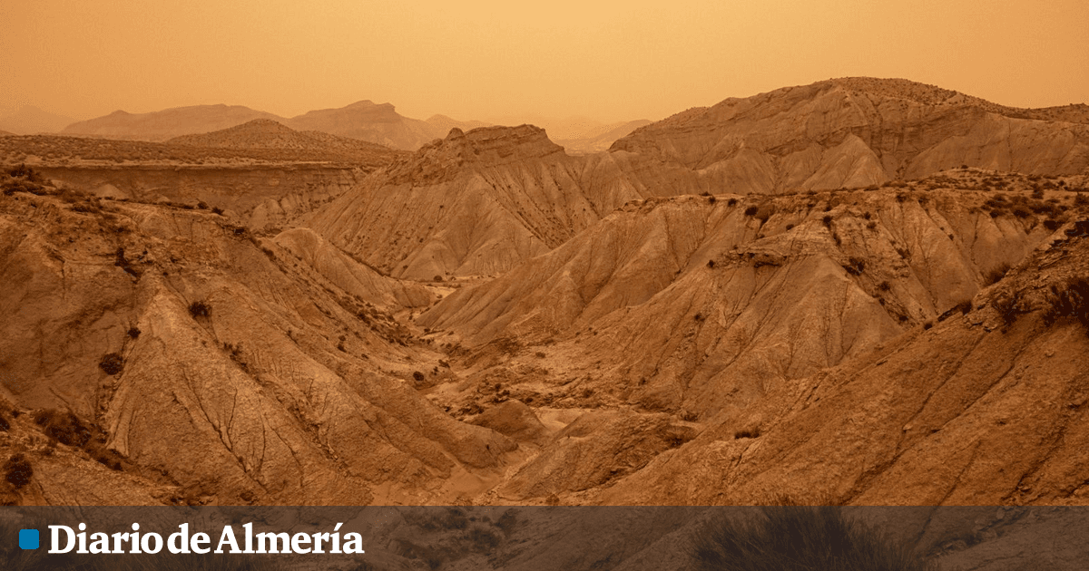 Calima: Los lugares más emblemáticos de Almería como nunca los habías visto