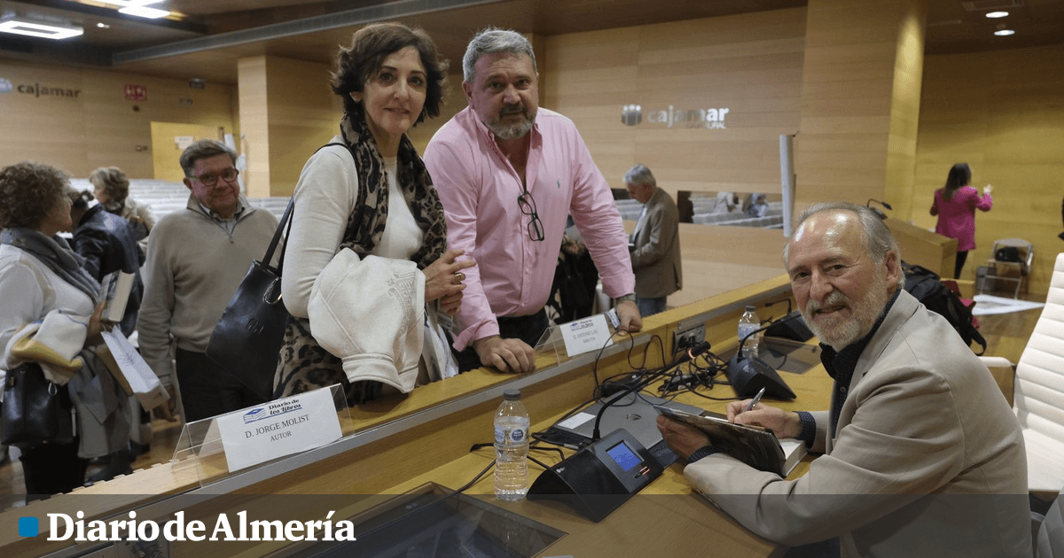 Fotogalería de Diario de los Libros, con el escritor Jorge Molist