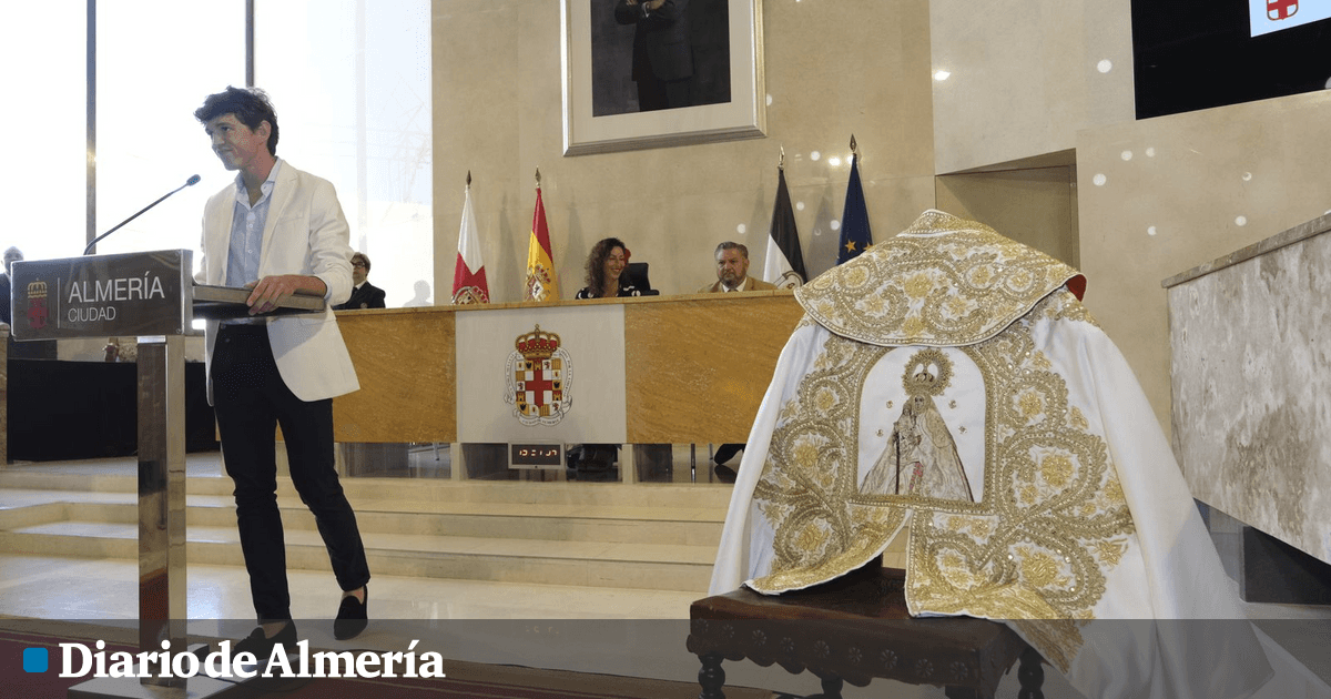 Imágenes de la entrega del Capote de Paseo a Jorge Martínez