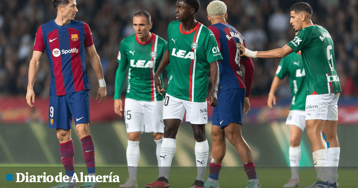 El almeriense Tomás Mendes vuelve a jugar en Primera con el Alavés