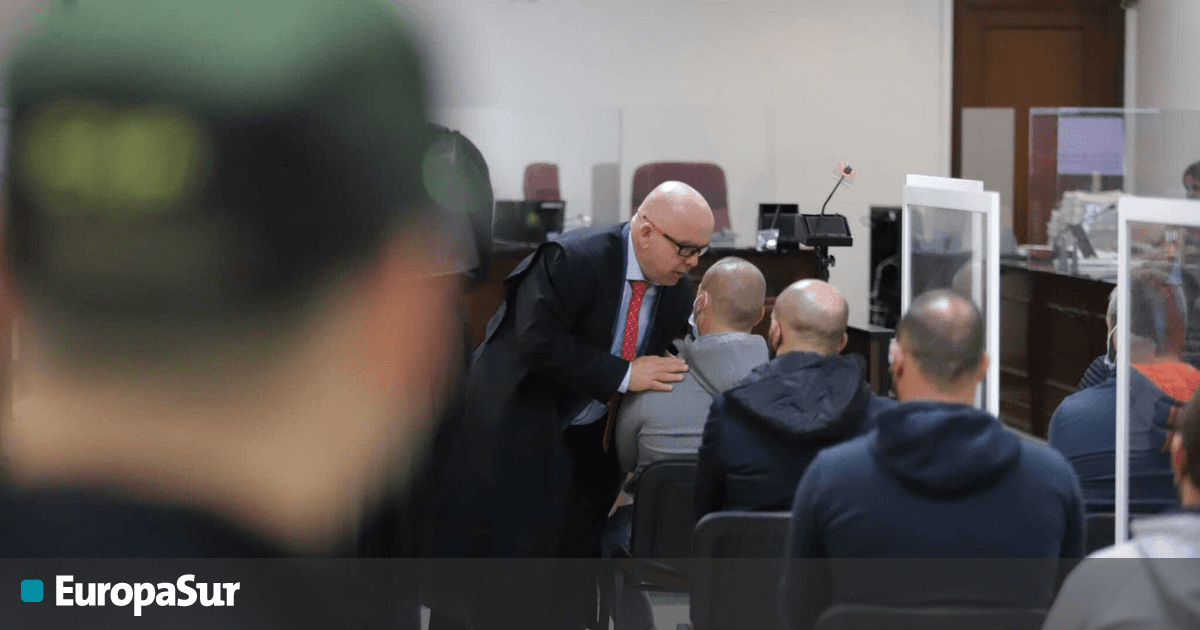 La amistad de Isco Tejón con tres policías de La Línea centra el juicio ...