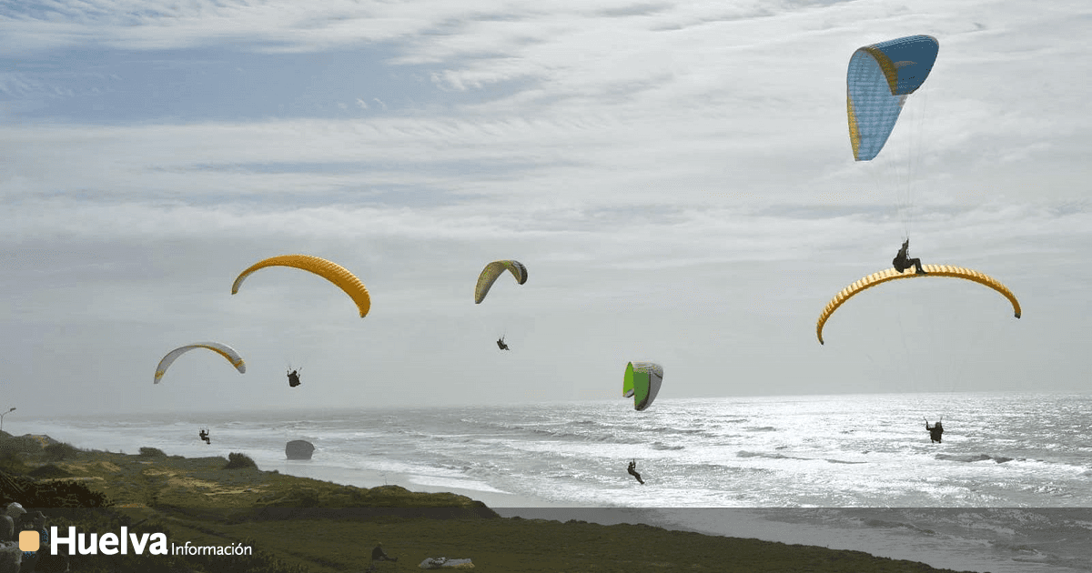 La duna de salto de parapente más alta de Europa está en esta playa de ...