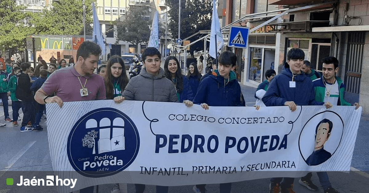 En imágenes: un centenar de personas marchan en la caminata por la paz ...