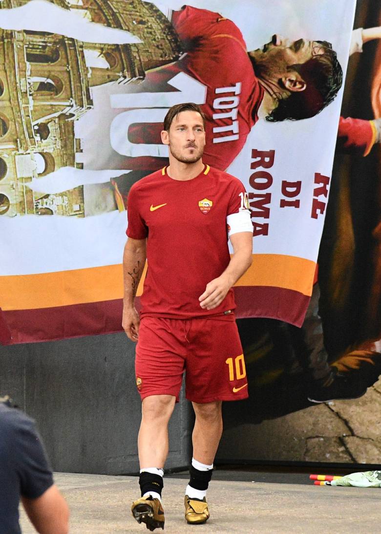 Totti se plantea salir de la retirada siete años después con el Como de Cesc al acecho