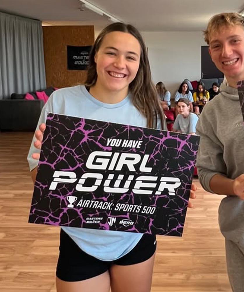 Nicole Steiner, la pulga humana viral que hace saltos y flips imposibles