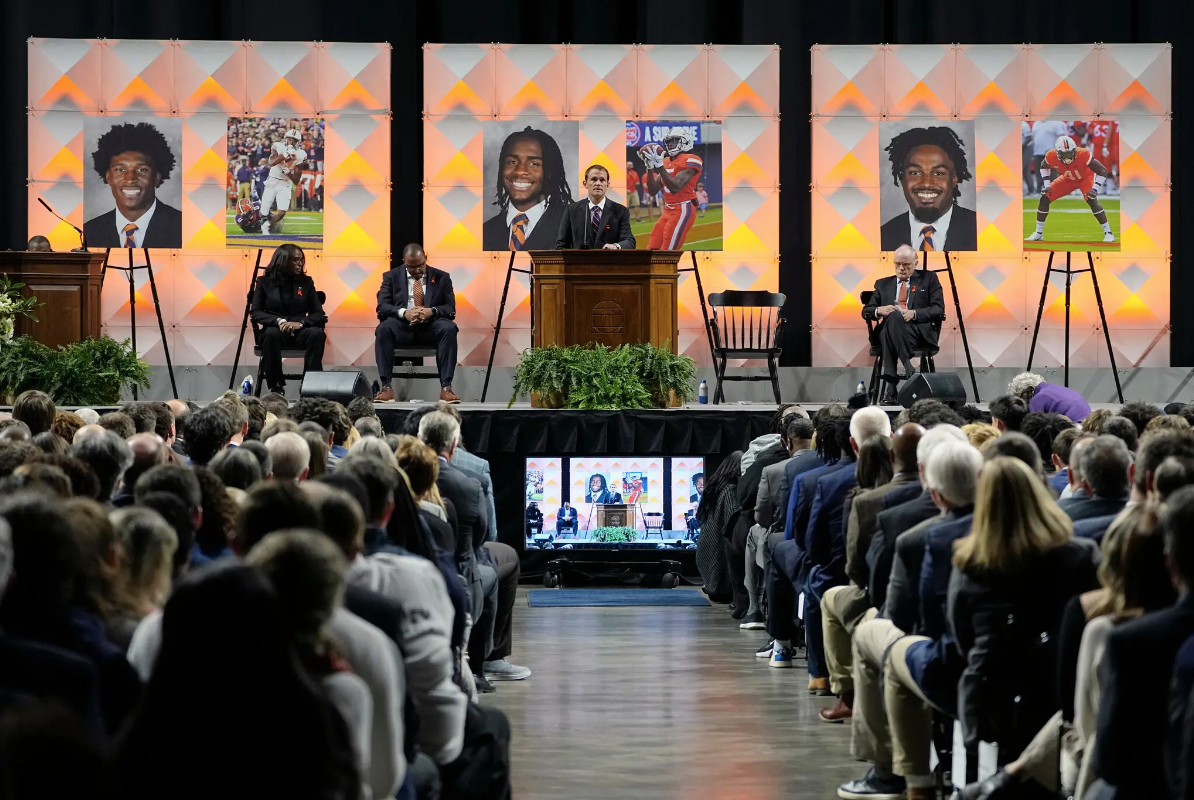 NFL in mourning: how players and teams honored the 3 UVA shooting victims